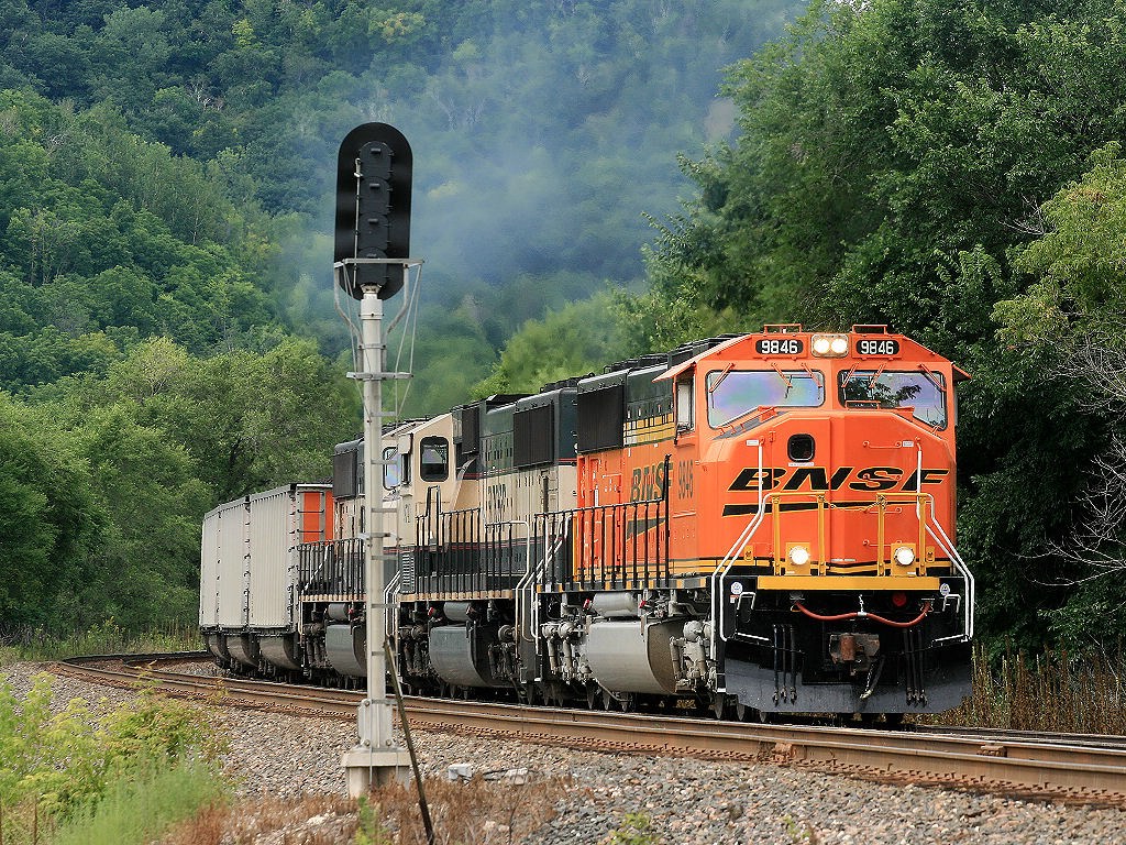 BNSF 9846
